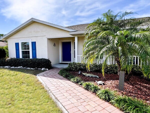 Pool & Beach  Pefect Getaway For Families - Enjoy Shark Teeth Hunting - Wifi - Venice, FL