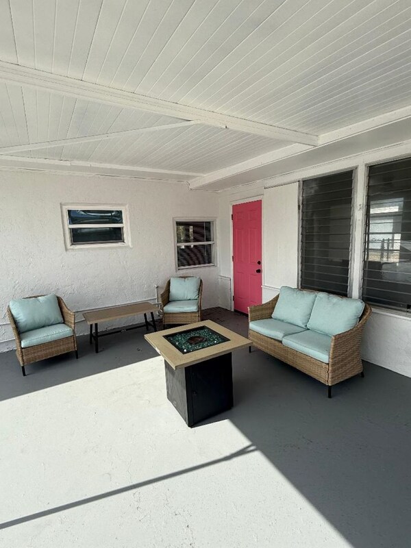 Charming 2-bedroom House On Gorgeous Venice Island! - Venice, FL