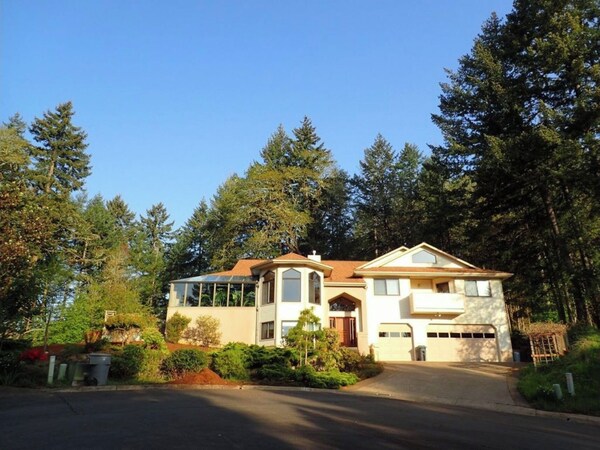 Remodeled Basement In Corvallis, Surrounded By Forest And Trails! - Corvallis, OR