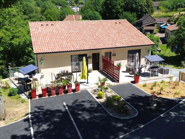 Gîte Le Pic éPeiche  Confort Moderne à Sarlat Avec Terrasse, Et Vue Imprenable Sur La Cathédrale - Sarlat-la-Canéda