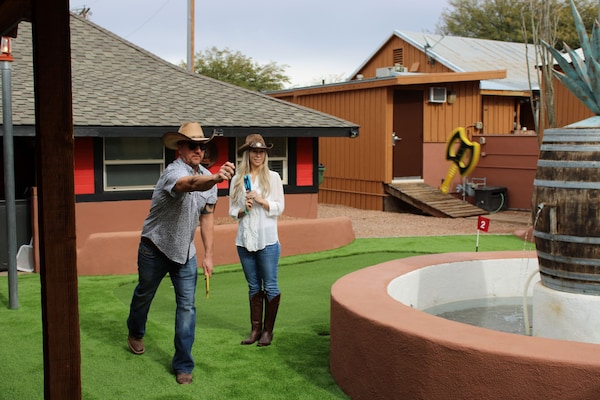 China Mary Inn: China Mary Casita Fountain Courtyard W/games, Bbq & Live Music! - Tombstone, AZ