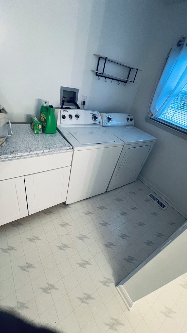 Charming 3-bedroom House In Beautiful Jacksonville With Wifi & Workspace. - Jacksonville, NC