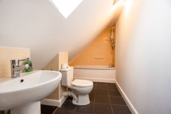 Sunny Side Contractors Long Stays Discounts - Bristol