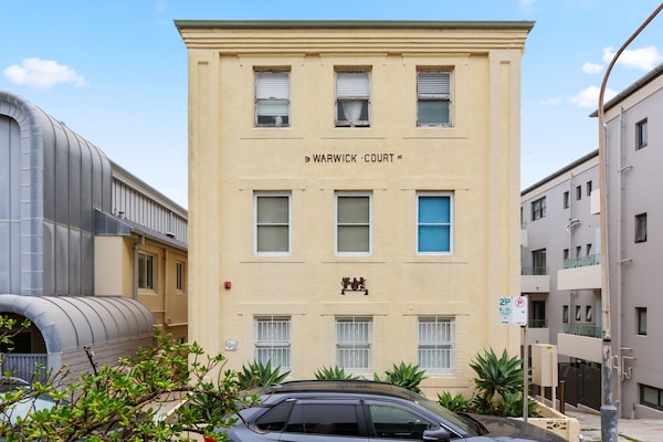 Bright 1-bed Apartment In Coastal North Bondi - Bondi Beach
