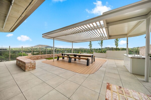 Bright 2-bed Apartment With Gym, Bbq & Pool Access - Canberra