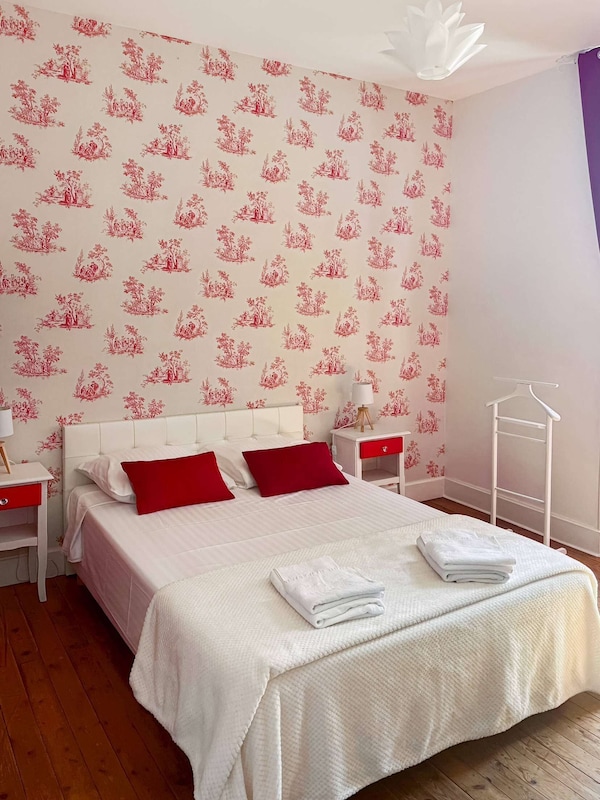 Les Chambres De Vilmorais - Rouge - Saint-Amand-Montrond