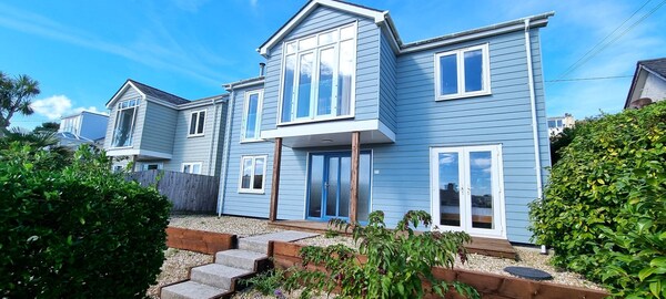 A Large, Detached House, A Short Walk From The Beach - Porthtowan