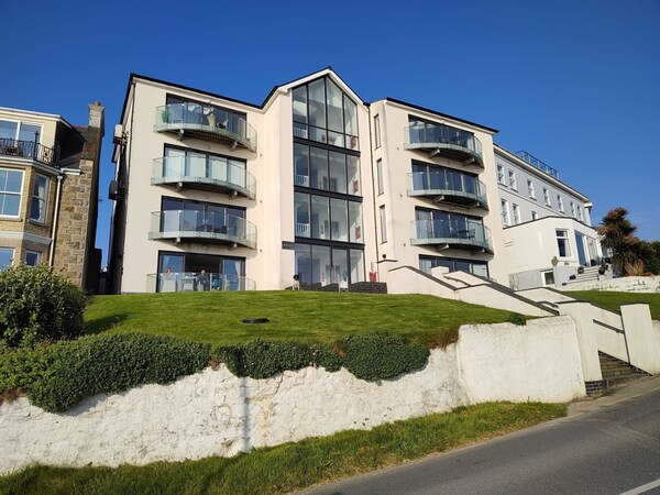 Luxury, 2 Bedroom Apartment With Stunning Sea Views! - St Agnes