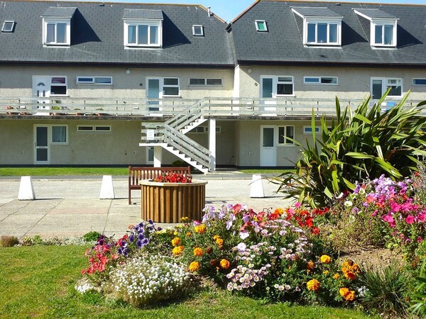 Beachfront Apartment With Direct Beach Access! - Perranporth