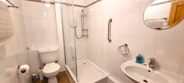 Beach Front Apartment With Direct Beach Access! - Perranporth