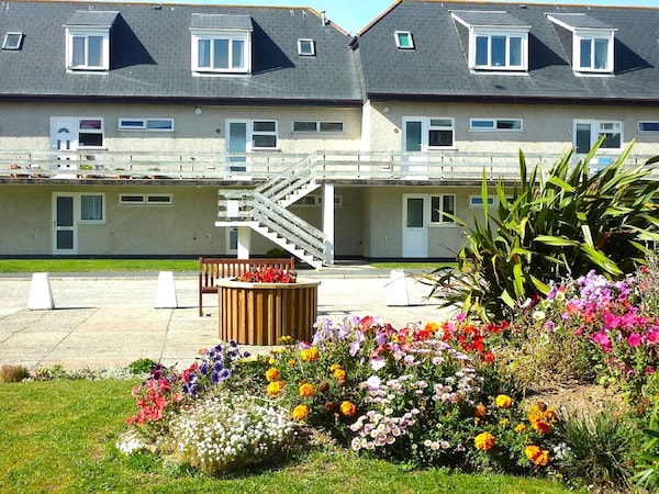 Beach Front Apartment With Direct Beach Access! - Perranporth