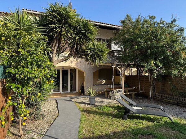 Cœur De Sagone - 8prs - T3 De 83m2 + 100m2 De Jardin - 3min De La Plage à Pied ! - Sagone
