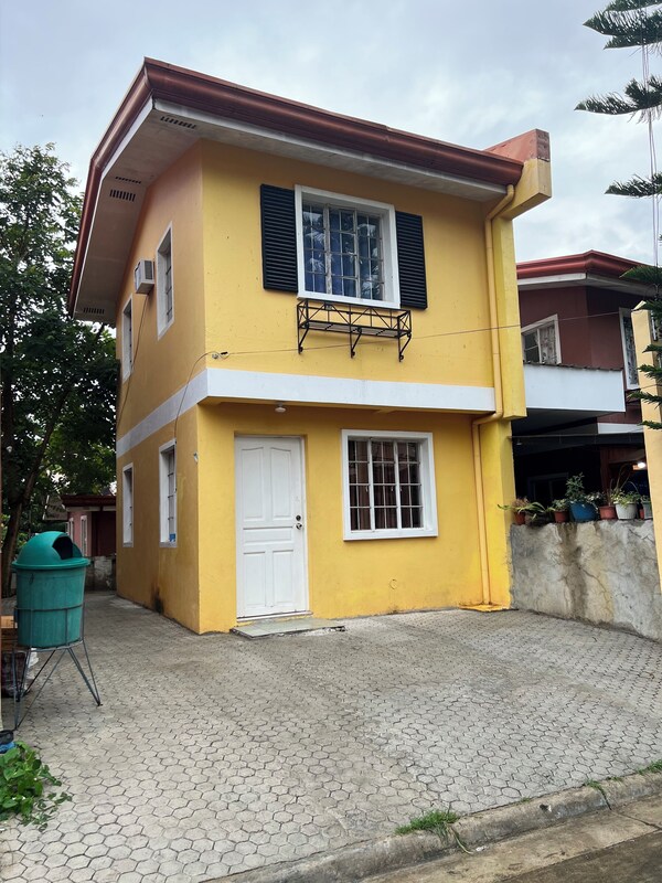 2br Cozy Budget Stay Full Ac Entire House Uptown Cdo - Cagayan de Oro