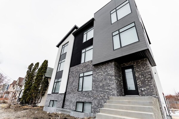 *Refresh | Central & Trendy | 5 Min To Downtown* - Manitoba