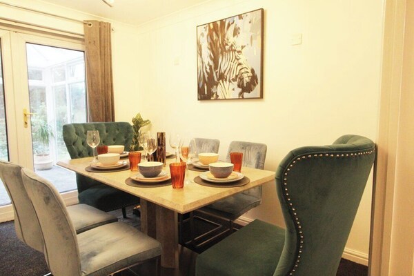 4 Bedroom Home Next To Manchester Airport - Knutsford