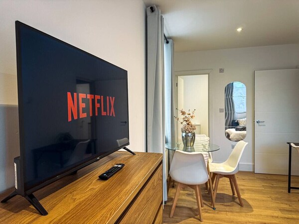 Lovely 1-bed Home | Near Maidstone High Street - Maidstone