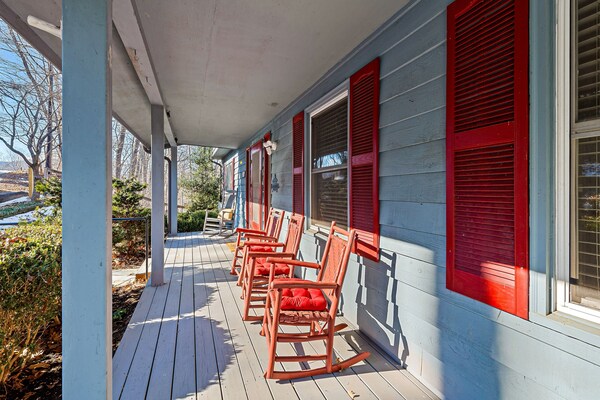 Lake View Villa With Free Wifi, Game Room And Shared Pool - Waynesville, NC