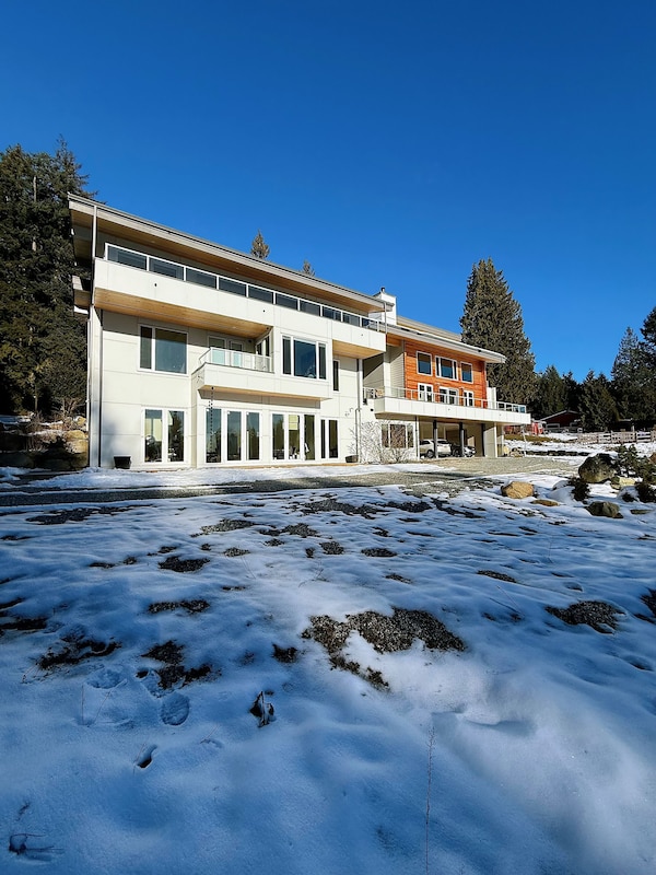Charming 3-bedroom House In Marvelous Roberts Creek With Wifi - Gibsons