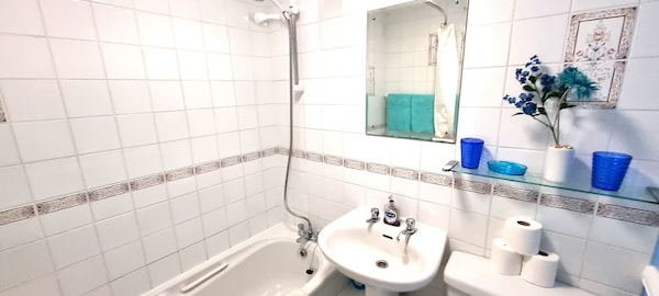 Beachfront Apartment With Direct Beach Access! - Perranporth