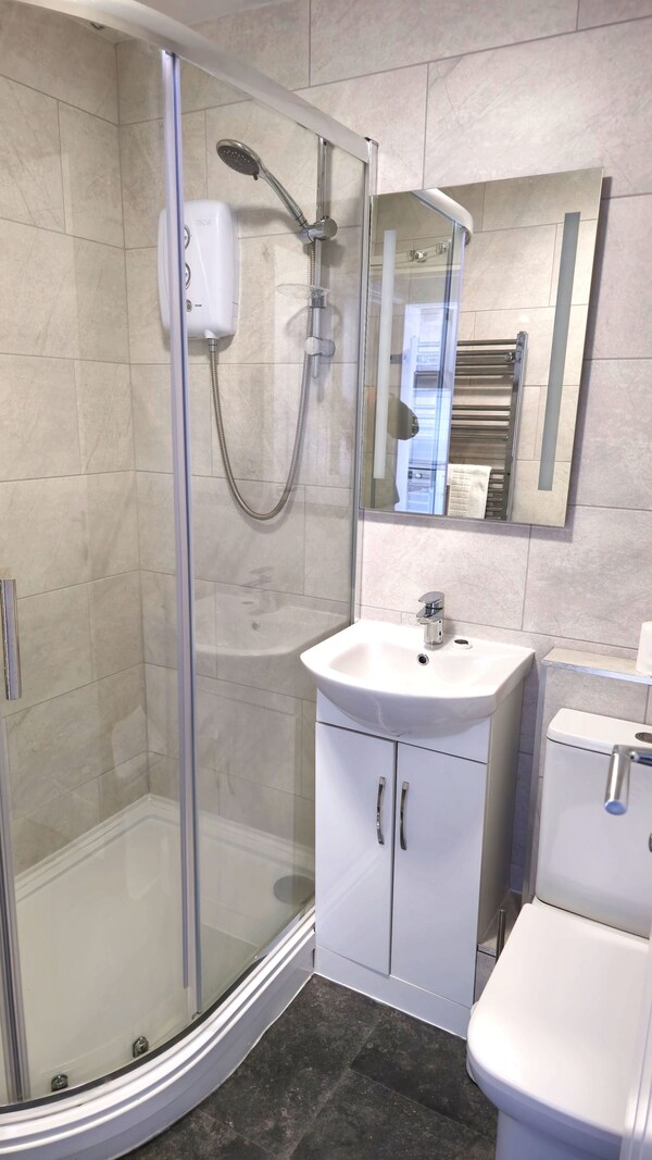 Apartment With Direct Access To The Beach & Sea Views! - Perranporth