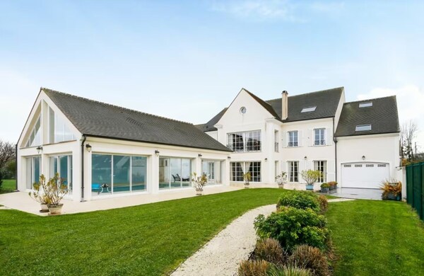 Prestigious Villa With Heated Indoor Pool At The Gateway To Disneyland! - Montévrain