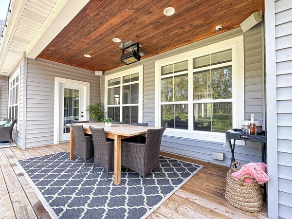 Casa Bonita Pei  Spacious & Dog-friendly, Minutes To Charlottetown, Beach, Golf - Charlottetown