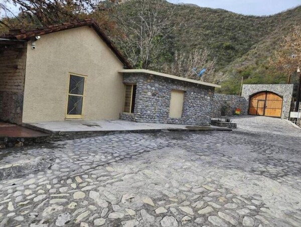 Estancia Casa De Piedra. 1 - Nuevo Leon