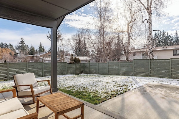 New Spacious Home With 3 Car Garage, Private Backyard, Close To Downtown - Moscow, ID