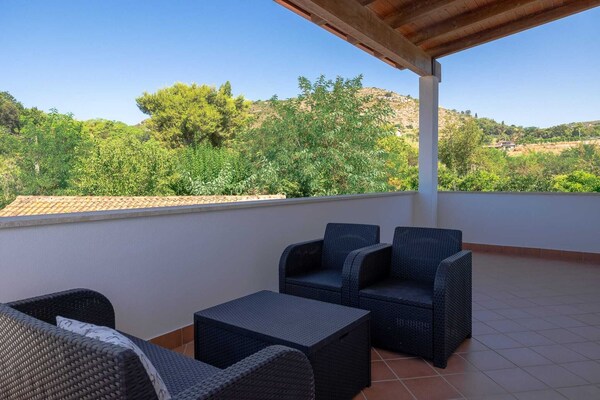 Apartment In Portion Of Villa With Solarium And Beach. - Sperlonga