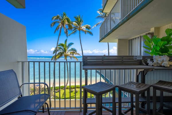 Stunning Ocean View, Just A 1-minute Walk To The Beach. - Laie, HI