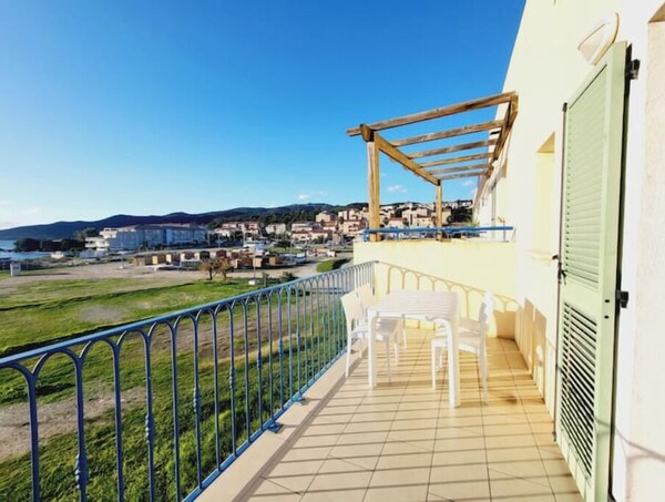 Appartement 4/6couchages. Vue Imprenable Sur La Mer Et Sur Le Port De Plaisance - Solenzara