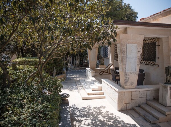 Villa Nada - Unique And Artistic - Three Bedroom Villa With Pool - Korčula