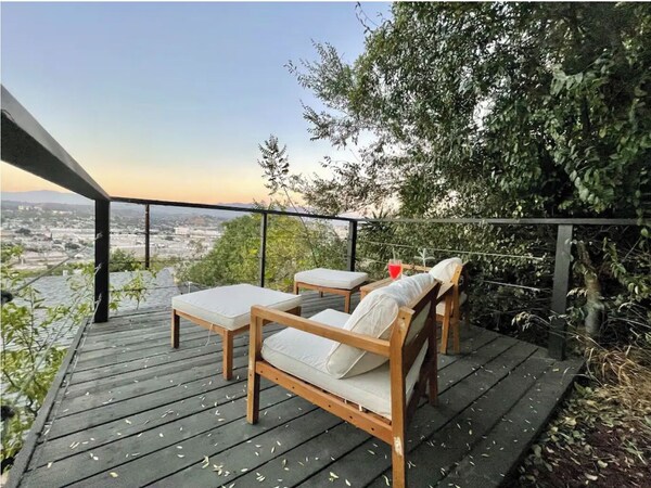 King Bed La Hilltop Oasis 1bd/1bth With Views! - Fashion District - Los Angeles
