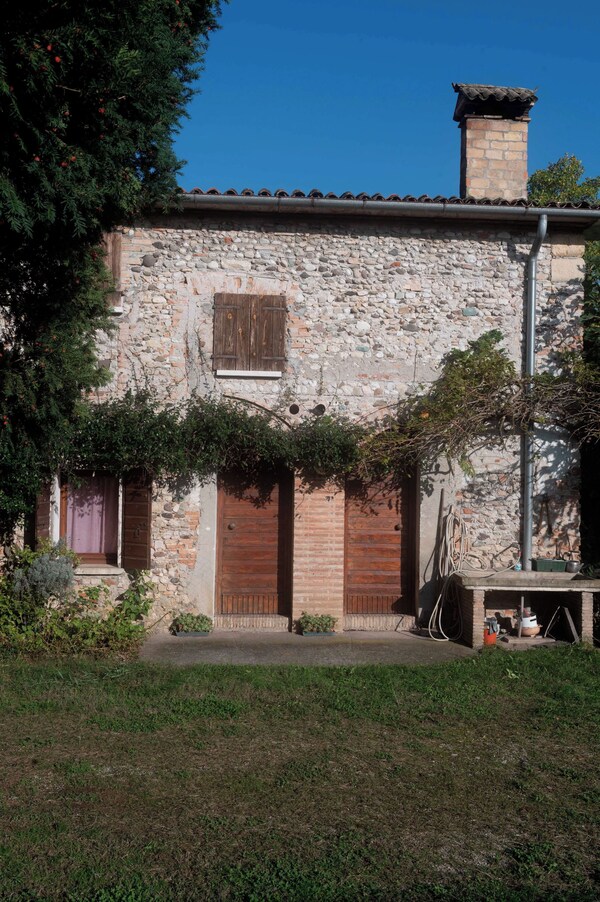 Montello Hill Front Property With Large Garden - Montebelluna