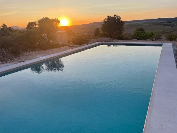 Charming And Cozy Country House In Caudete With Amazing Swimming Pool. - Caudete