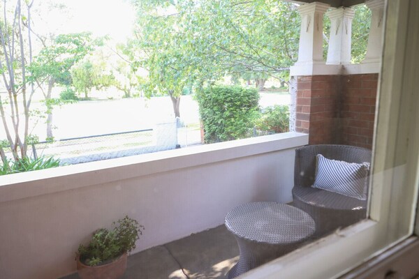 Charm And Value In Central - Wagga Wagga