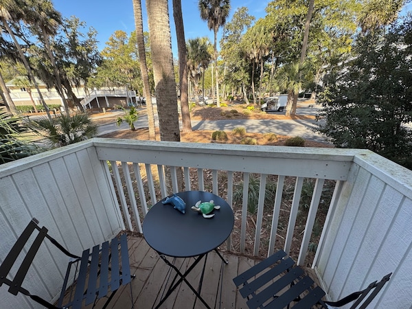 Modern Coastal Retreat Near The Beach & Golf - Sleeps 4 - Edisto Beach