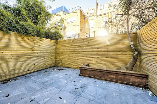 Beautiful, Bright Spacious Flat In South West London, Near Tube - 킹스턴
