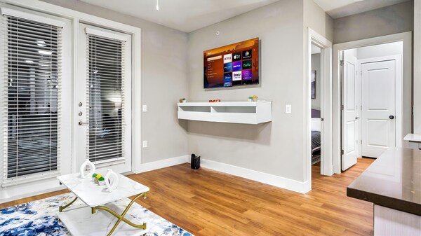 Modern Luxury Apartment Near Downtown! - Saginaw, TX