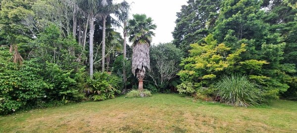 Old-world Charm Hibernarium - Whangārei