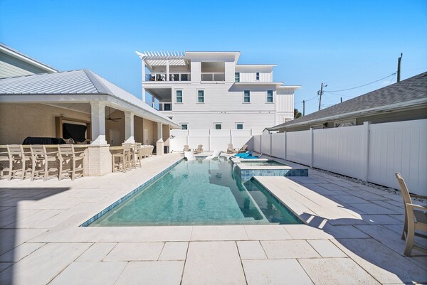 Pink Tequila Sunrise | Panoramic Gulf Views | Cabana And Private Pool - Panama City Beach, FL