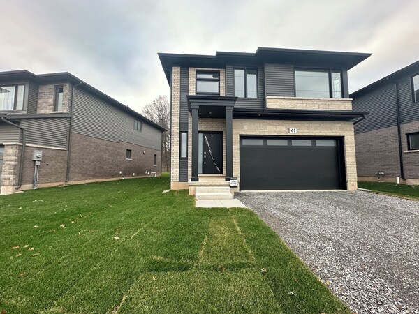 Charming 4-bedroom House With Wifi, Ac In Amazing Thorold - Welland