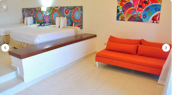 Family-friendly Cancun Royal Junior Suite With Ocean View Balcony And Water Park - Cancún