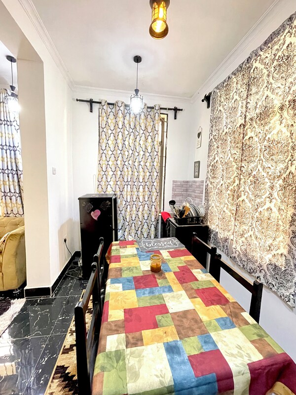 Charming House In Dar Es Salaam With Ac, Wifi, Securitycamera, Hot Water, - Dar es Salam