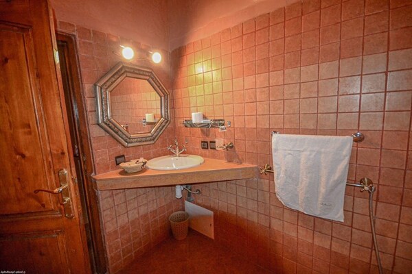 L'oliveraie Du Barrage Sleeps 20 To 30 - Morocco