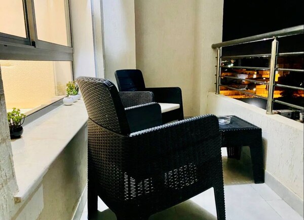 Charming 2-bedroom Apartment With Wifi, Ac In Soukra - Tunis