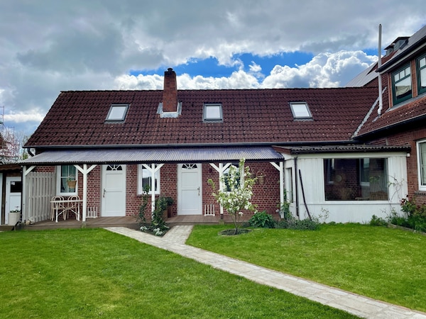 Romantische Maisonette Für 2 Mit Apfelgartenblick & Boxspringbett - Neu Wulmstorf