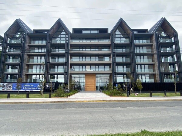 Hom I Depto Con Estacionamiento Frent Al Costanera - Puerto Varas