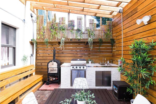 Beautiful Home- Adjacent Deck/outdoor Kitchen! - New York City
