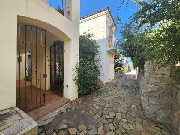 Hom | Casa Con Piscina Y Parrilla Casapueblo 8pax - Zapallar